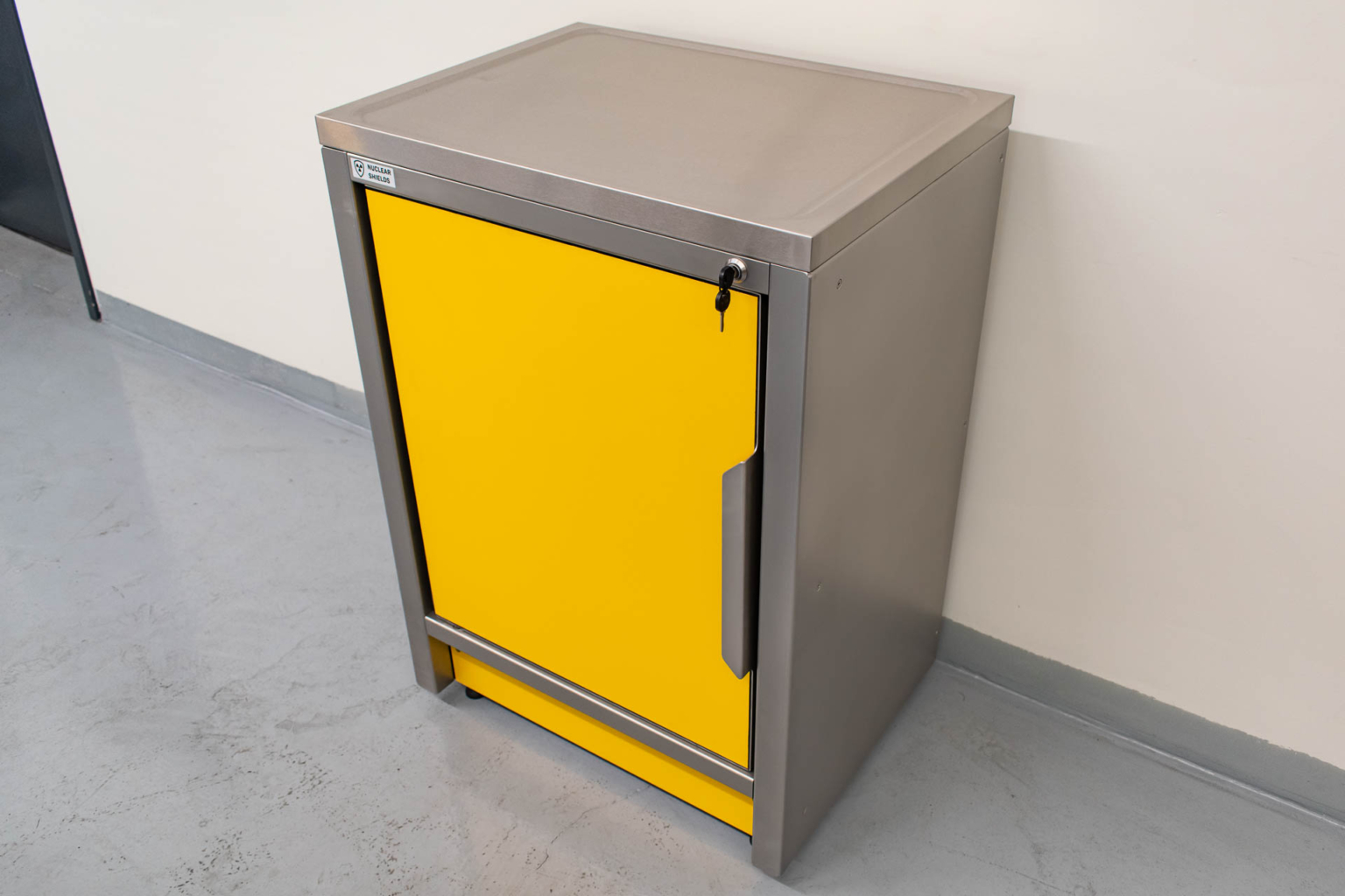 Lead-lined Cabinet – 6 mm - Nuclear Shields